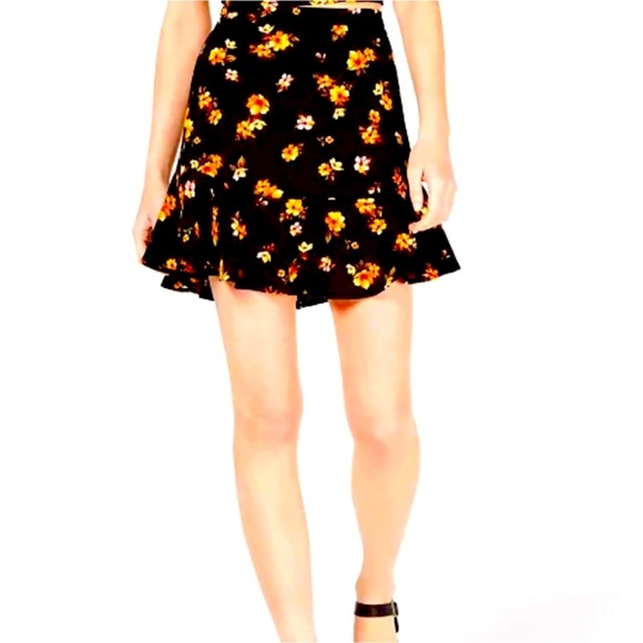 Gypsies & Moondust | Skirts | Nwot Gypsies And Moondust Ruffle Hem Mini ...